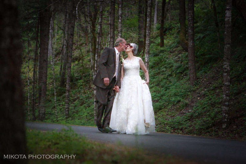Stephanie & Chris's Whimsical Riverside Wedding ~ Galice, OR - An ...